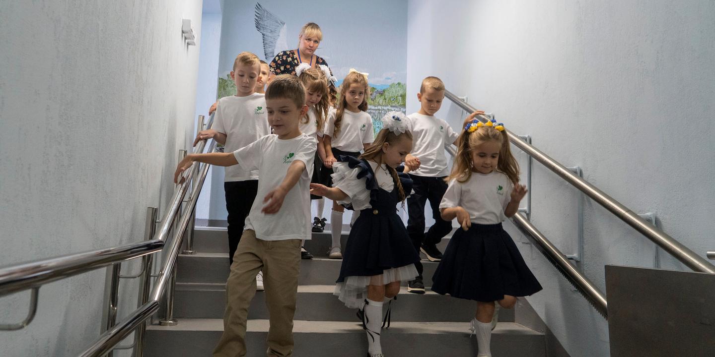 Ukrainian students return to school in Kharkiv's underground classrooms