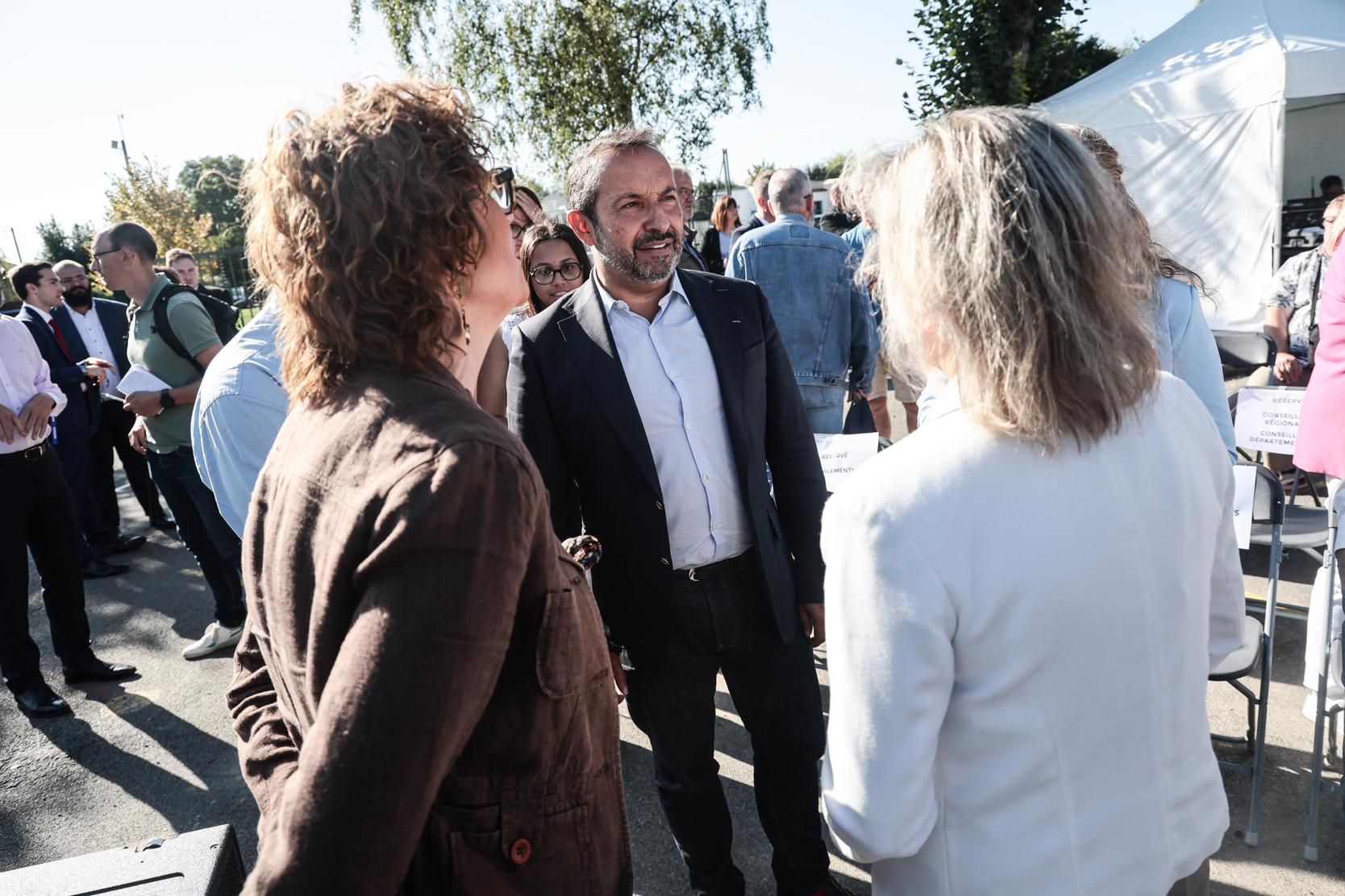 Marine Le Pen pose ses conditions à une non-censure d’un prochain ...