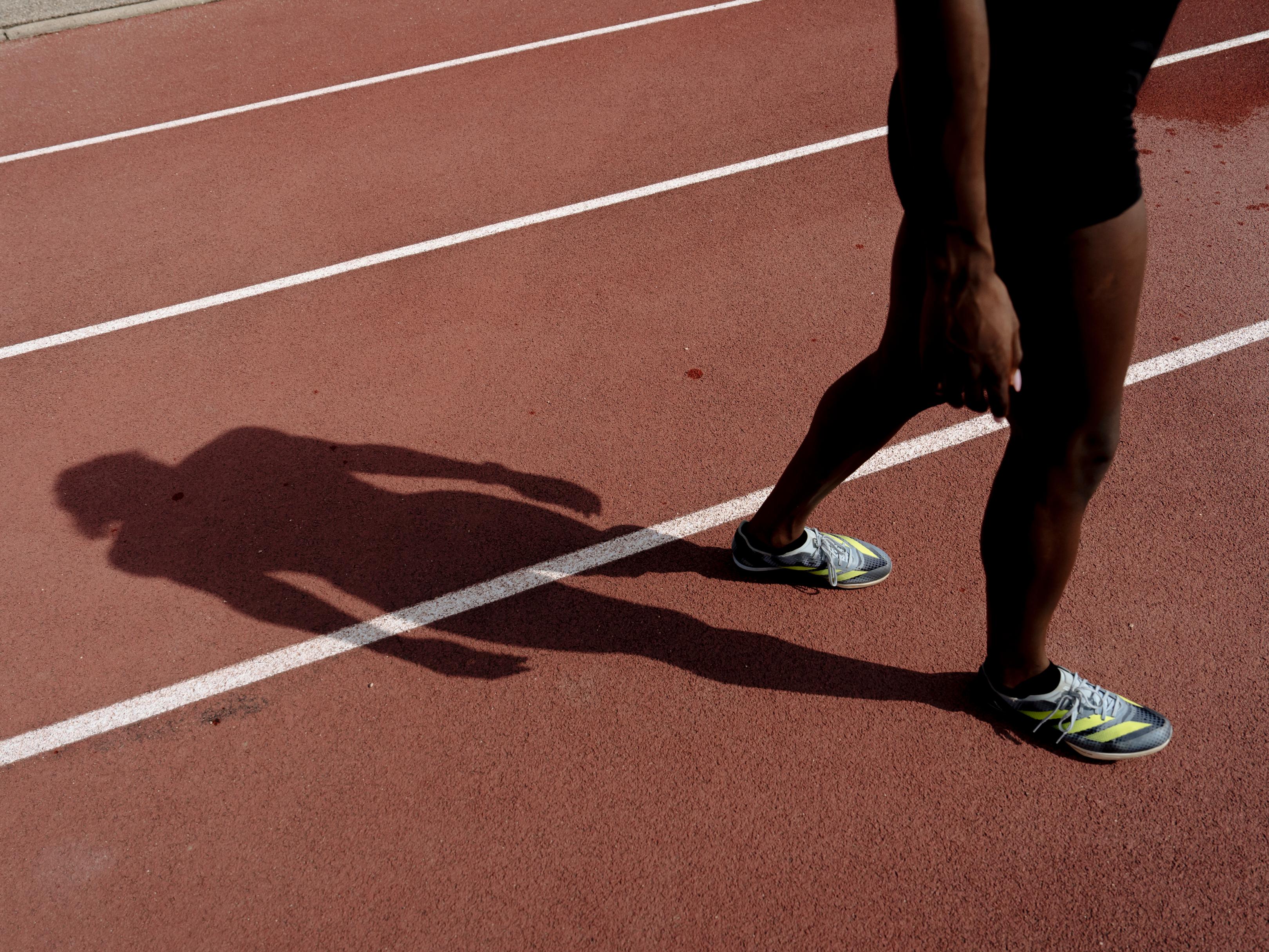 La longue course de Halba Diouf, sprinteuse transgenre