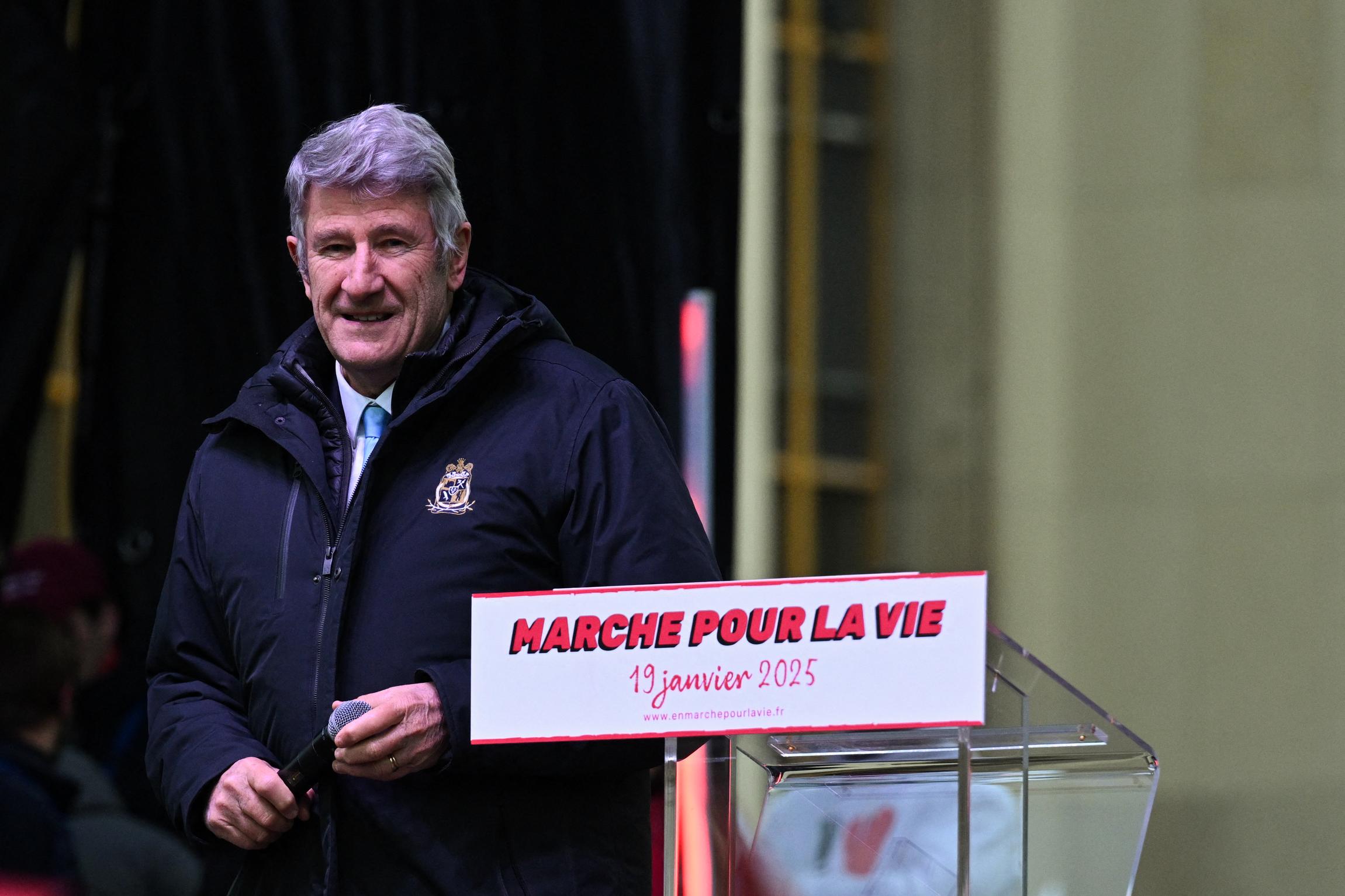 La pétition de Philippe de Villiers sur l’immigration, une initiative ...