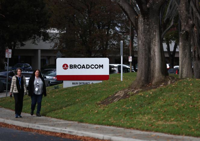 D’OpenAI à Google, pourquoi les géants de l’IA lancent leurs propres puces