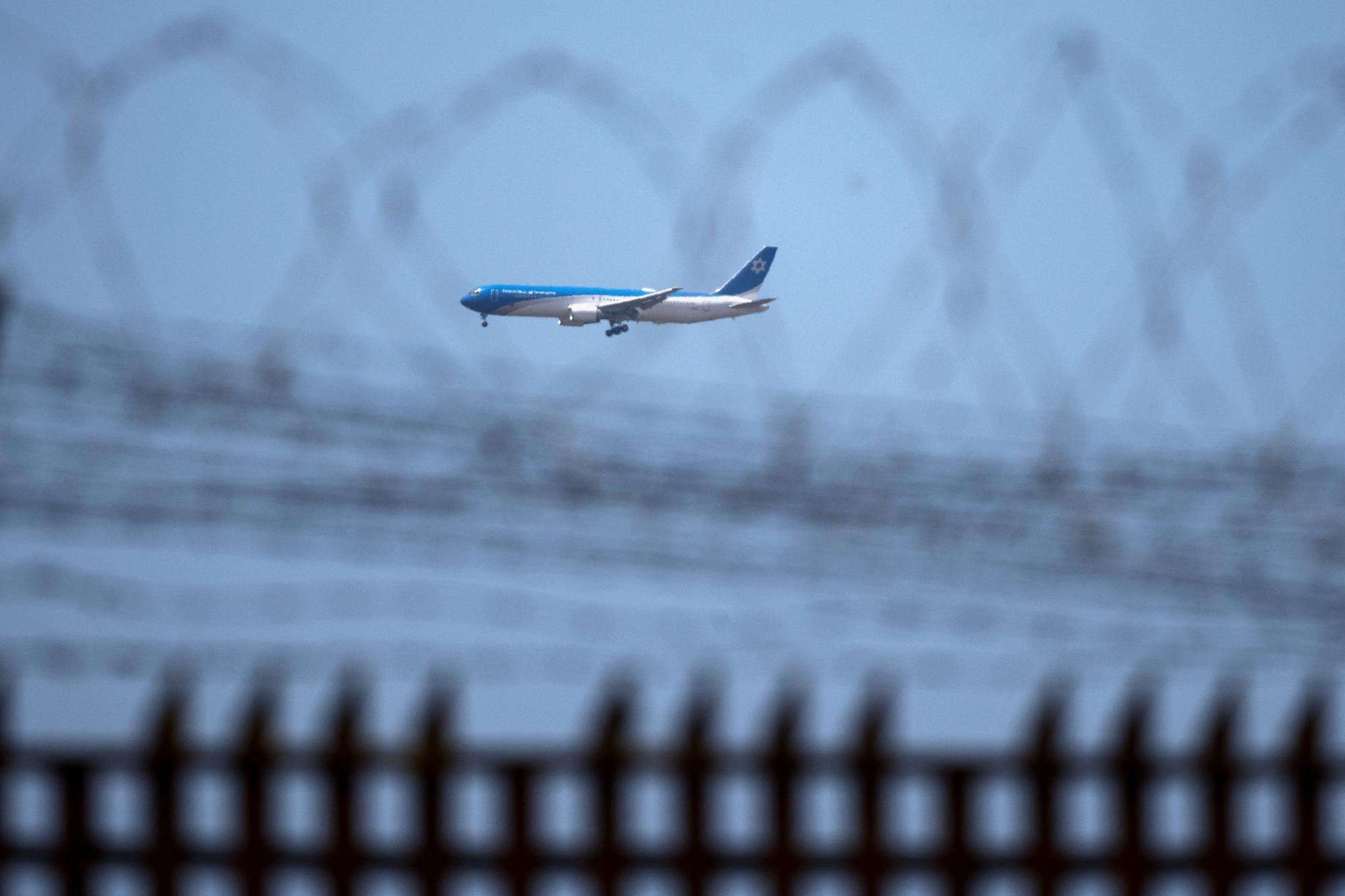 Why Netanyahu's plane avoided French airspace