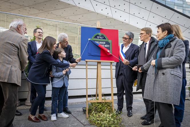 Une esplanade Hubert-Beuve-Méry inaugurée au pied du siège du « Monde