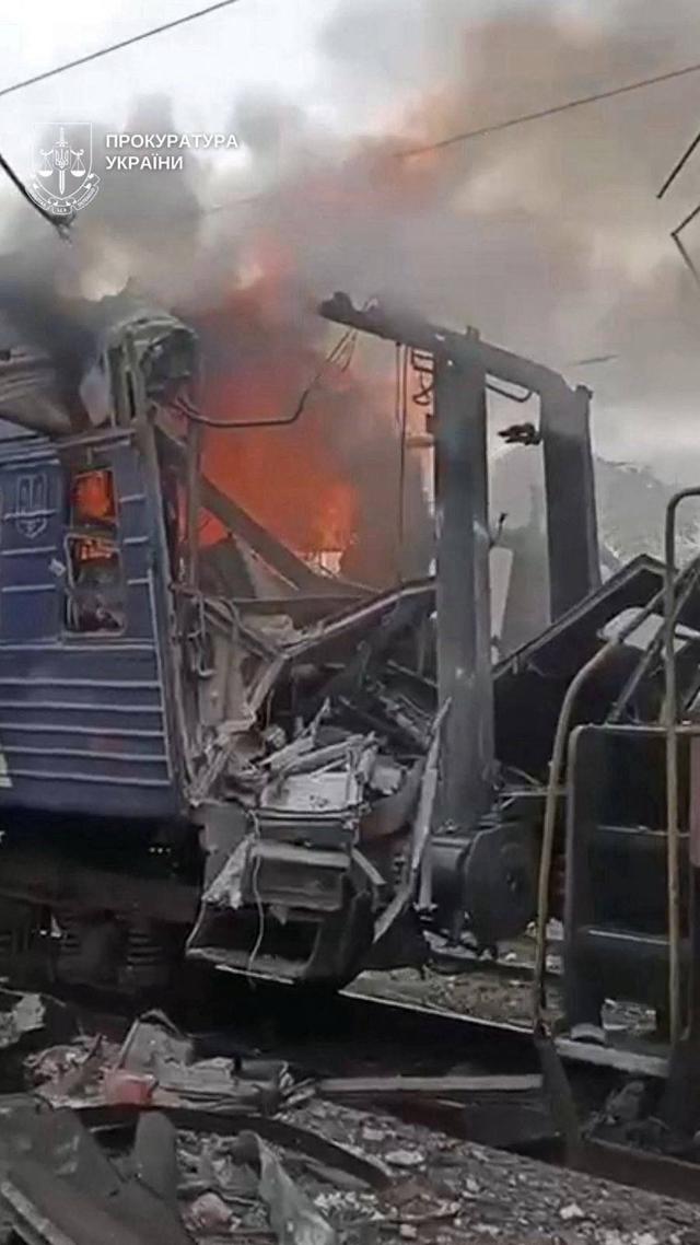 Guerre en Ukraine : au moins un mort et des dizaines de blessés dans l’attaque russe contre une ...