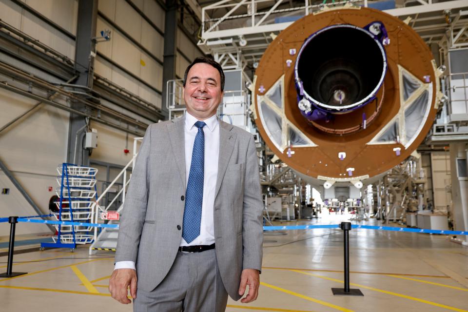 Chez Alstom, Martin Sion, le patron d’ArianeGroup, succédera à Henri ...