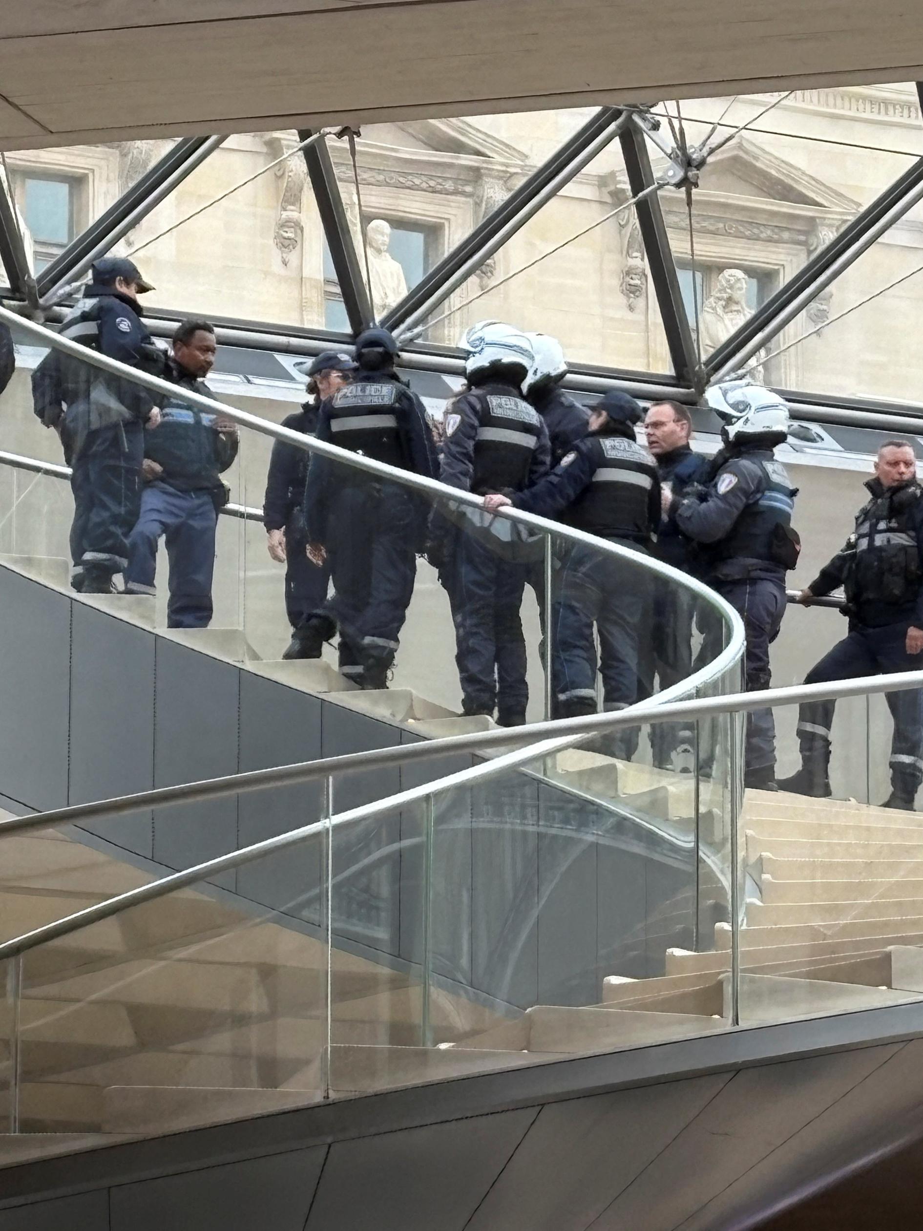 Spectacular Louvre heist highlights security flaws at world's largest ...