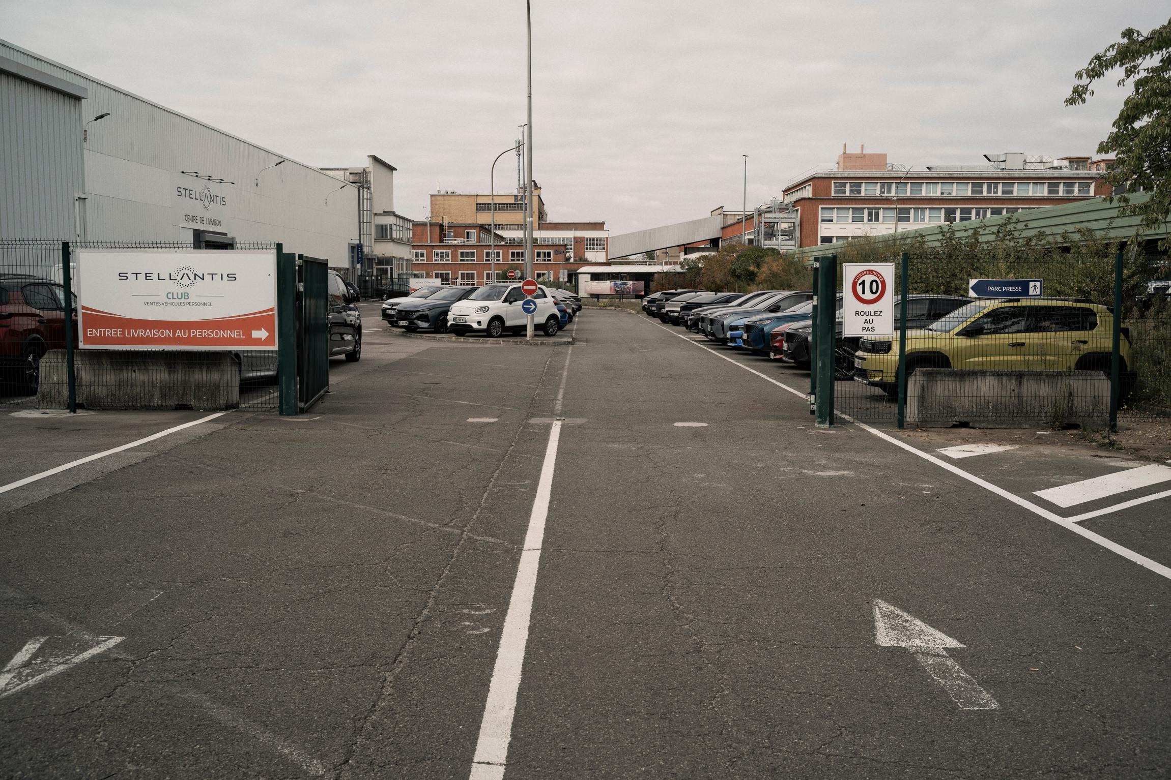 Les 2 000 salariés de l’usine Stellantis de Poissy face à l’avenir ...