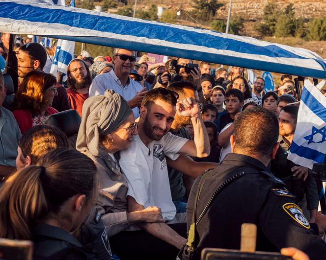 Israeli hostages gradually lift veil on conditions in captivity