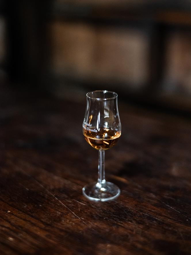 Du calvados au gin, chez Guillaume Drouin, la pomme est dans le verre