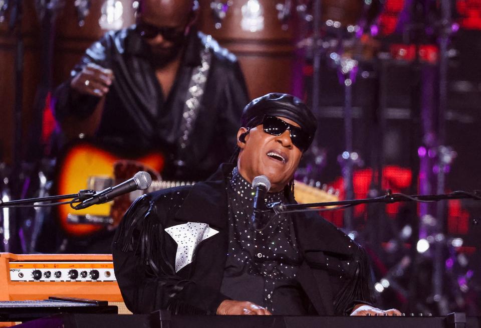 Stevie Wonder tributes Sly Stone to kick off the 2025 Rock & Roll Hall ...