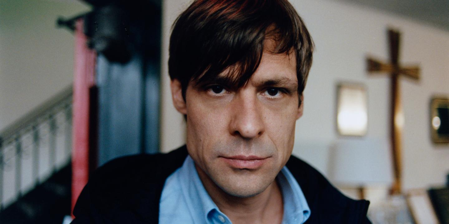 La renaissance du musicien John Maus, après la mort de son frère et la ...