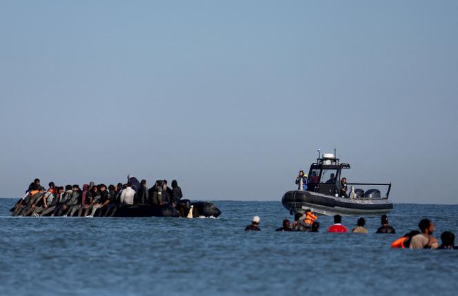 migrant boat