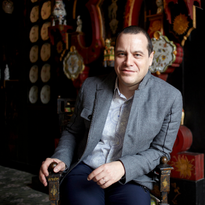 Gérard Audinet, commissaire de l’exposition « Hugo décorateur ...