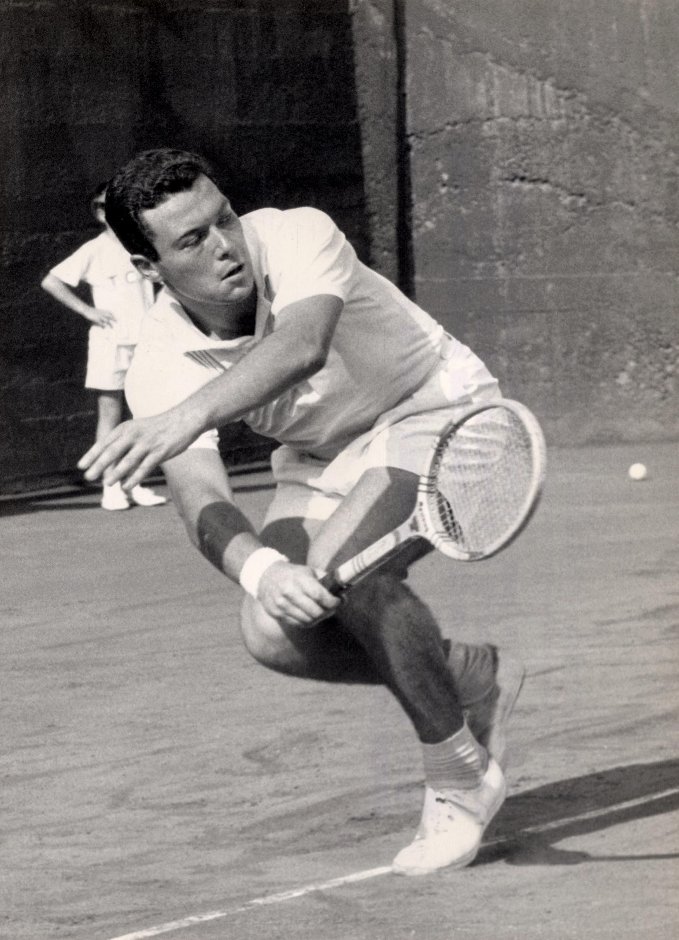 Nicola Pietrangeli, double vainqueur de Roland-Garros et emblème du ...