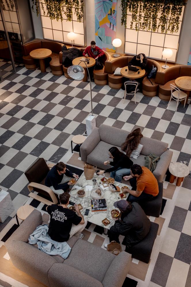 WeWork, moins extravagant et plus gestionnaire, s’offre une deuxième vie