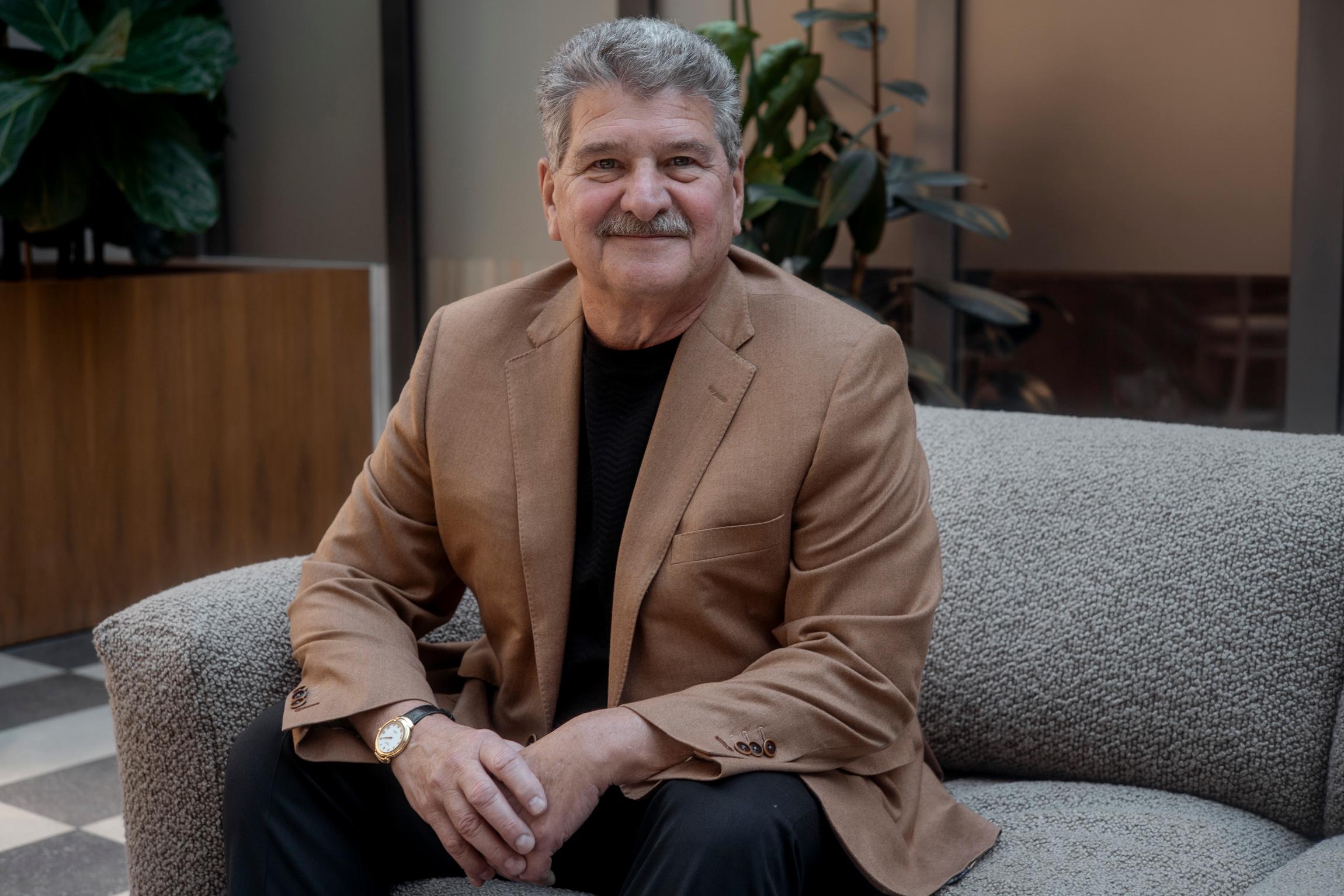 WeWork, moins extravagant et plus gestionnaire, s’offre une deuxième vie