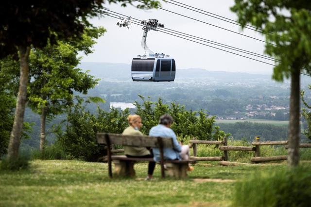 Paris region inaugurates its first cable car