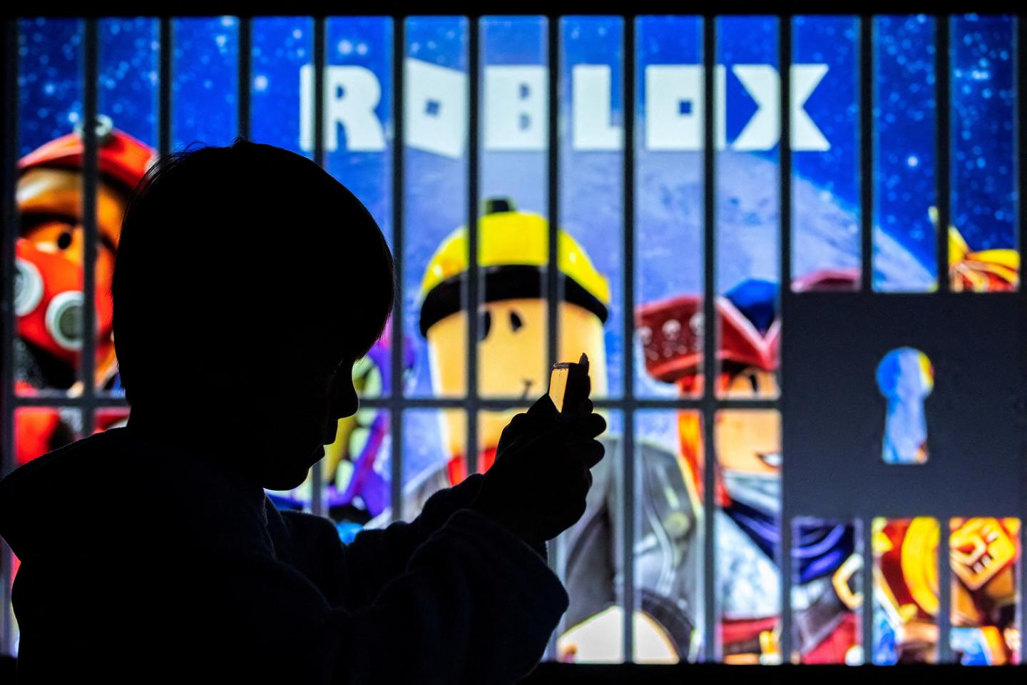 Jeux vidéo : Roblox impose une vérification d’âge pour accéder aux ...
