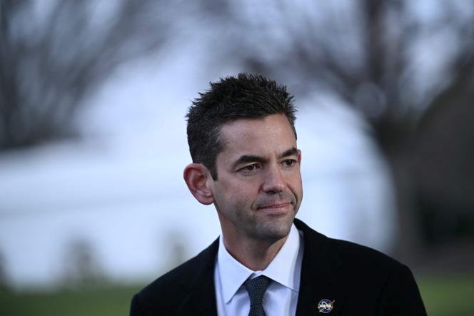 Trump shifts NASA priority to Moon mission, not Mars