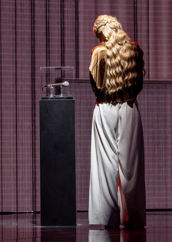 A Phoenix, J. D. Vance s’impose en successeur de Donald Trump et défend ...