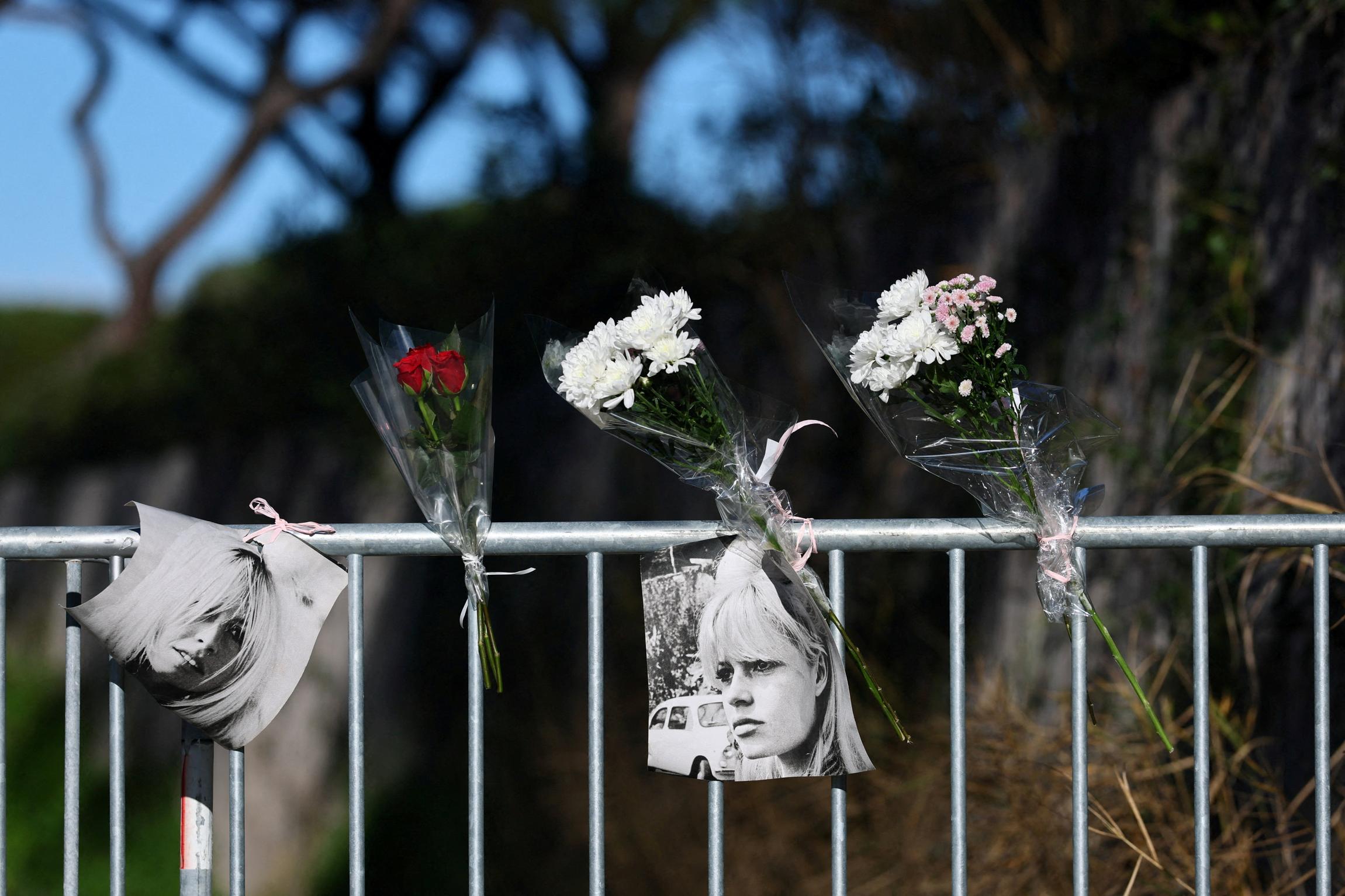 Brigitte Bardot's funeral: Far-right leader Le Pen will attend, Macron ...