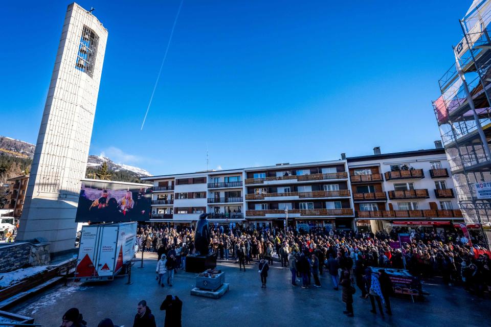 Swiss grieve as all fire victims identified, half of them under 18