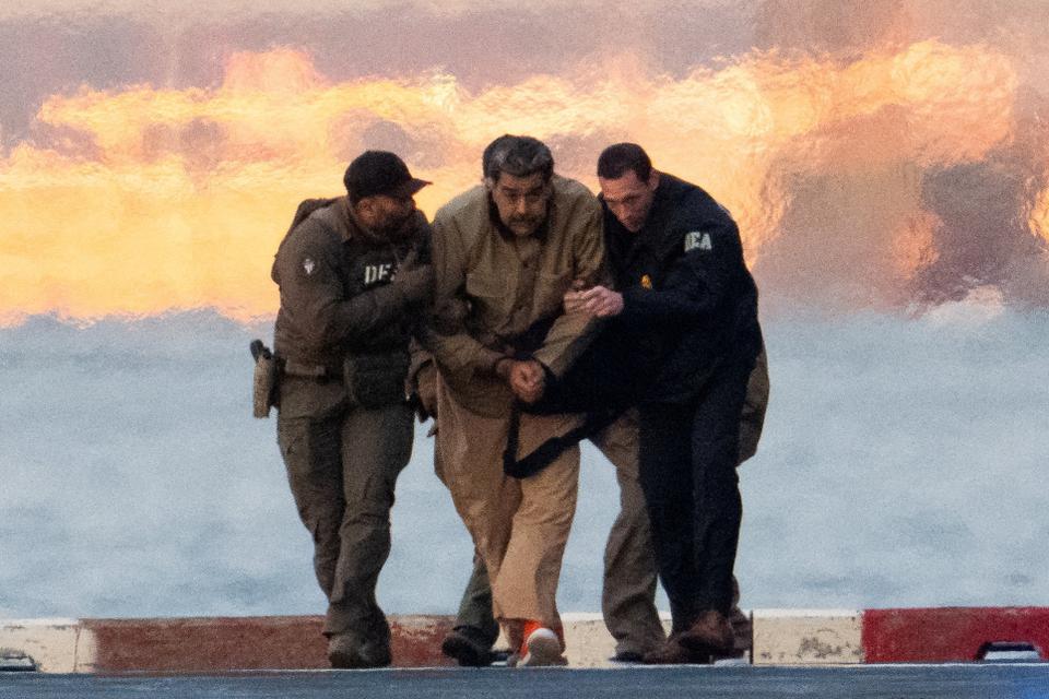 Nicolas Maduro et son épouse Cilia Flores, présentés devant un tribunal ...