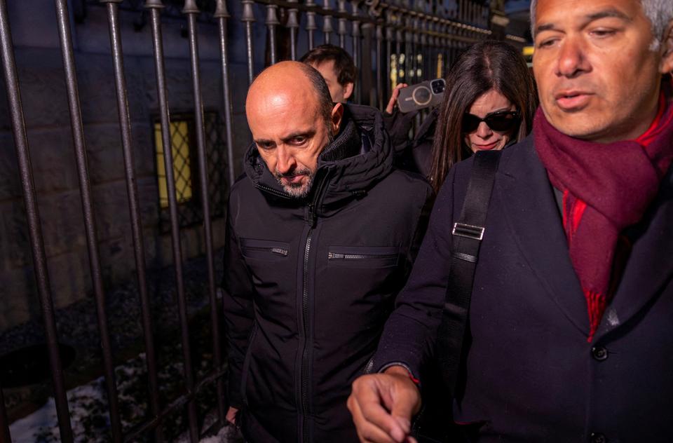 Swiss prosecutors request pre-trial detention for bar manager over ...