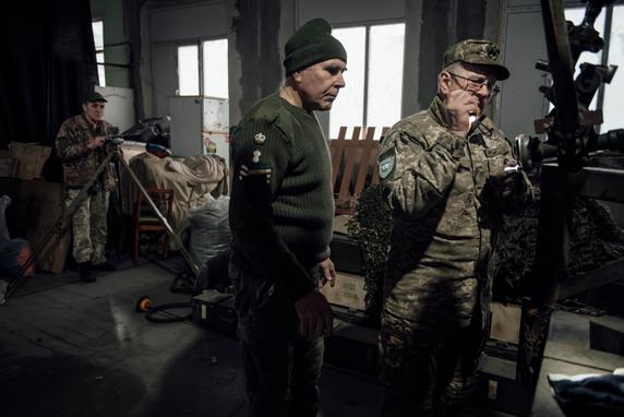 Ukraine's 'grandfathers' go to war