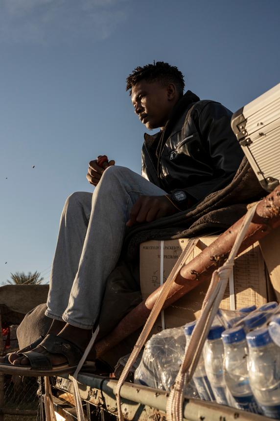 Dans le désert libyen, le chassé-croisé des réfugiés soudanais qui ...