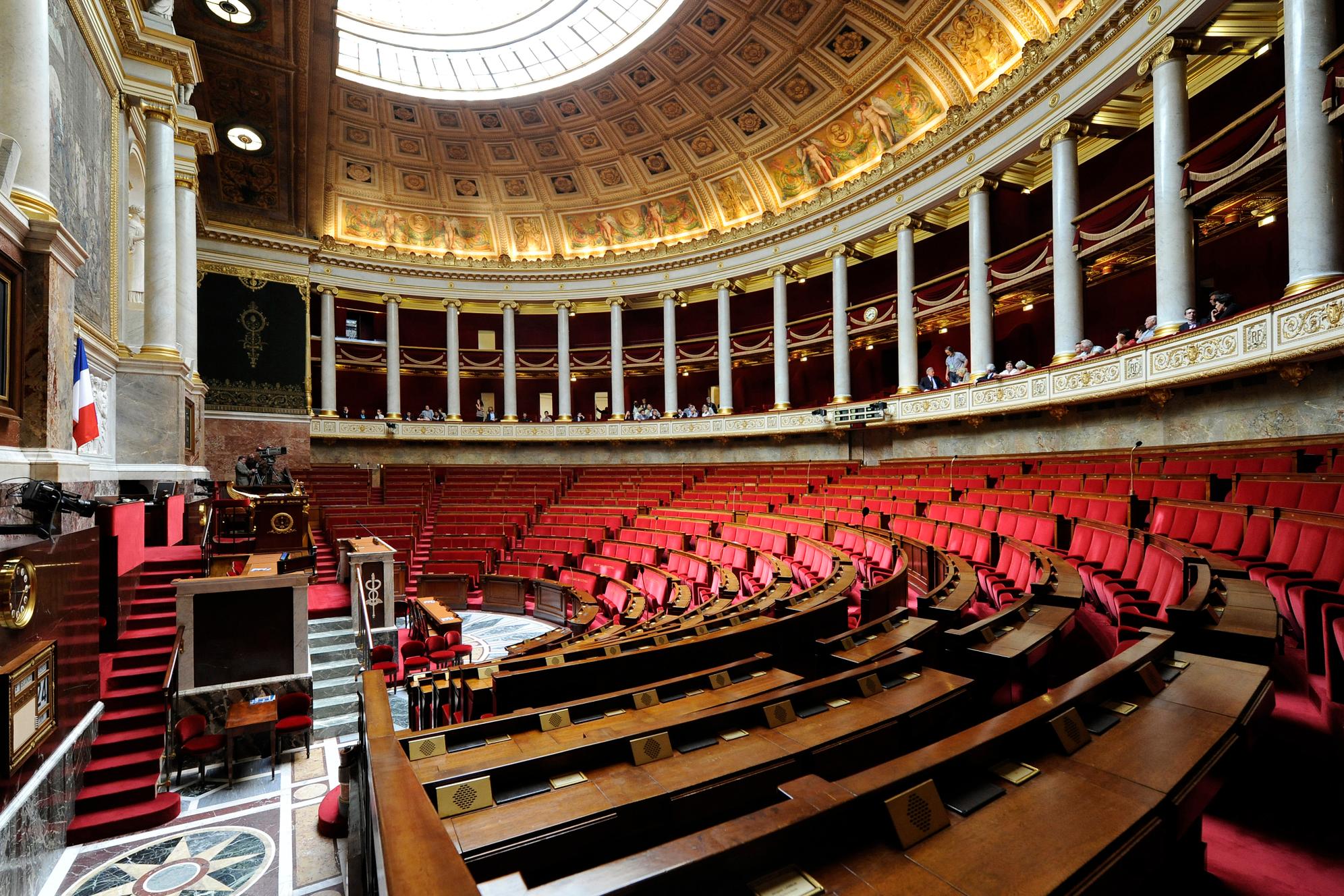 « Ah, les députés appuient sur un bouton pour voter la loi ? » : visite ...