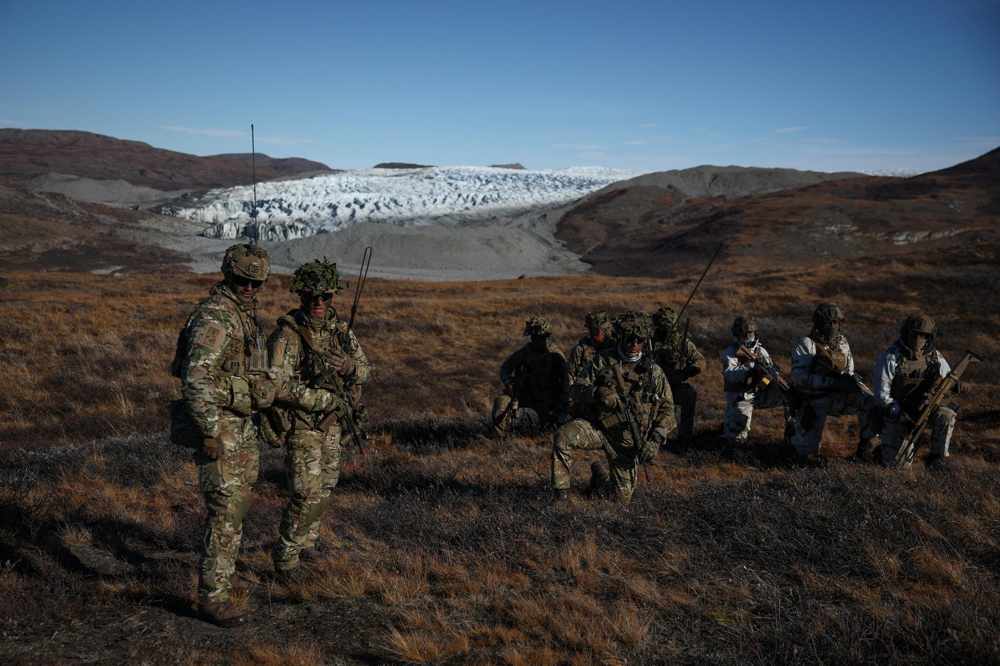 France to send small military detachment to Greenland