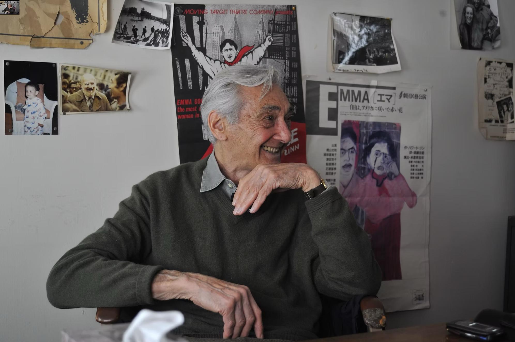 Dans le documentaire « Howard Zinn. Une histoire populaire américaine 2 ...