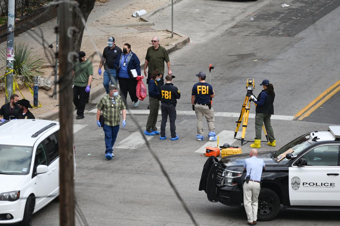 Etats-Unis : deux personnes tuées par un tireur à Austin, le FBI évoque ...