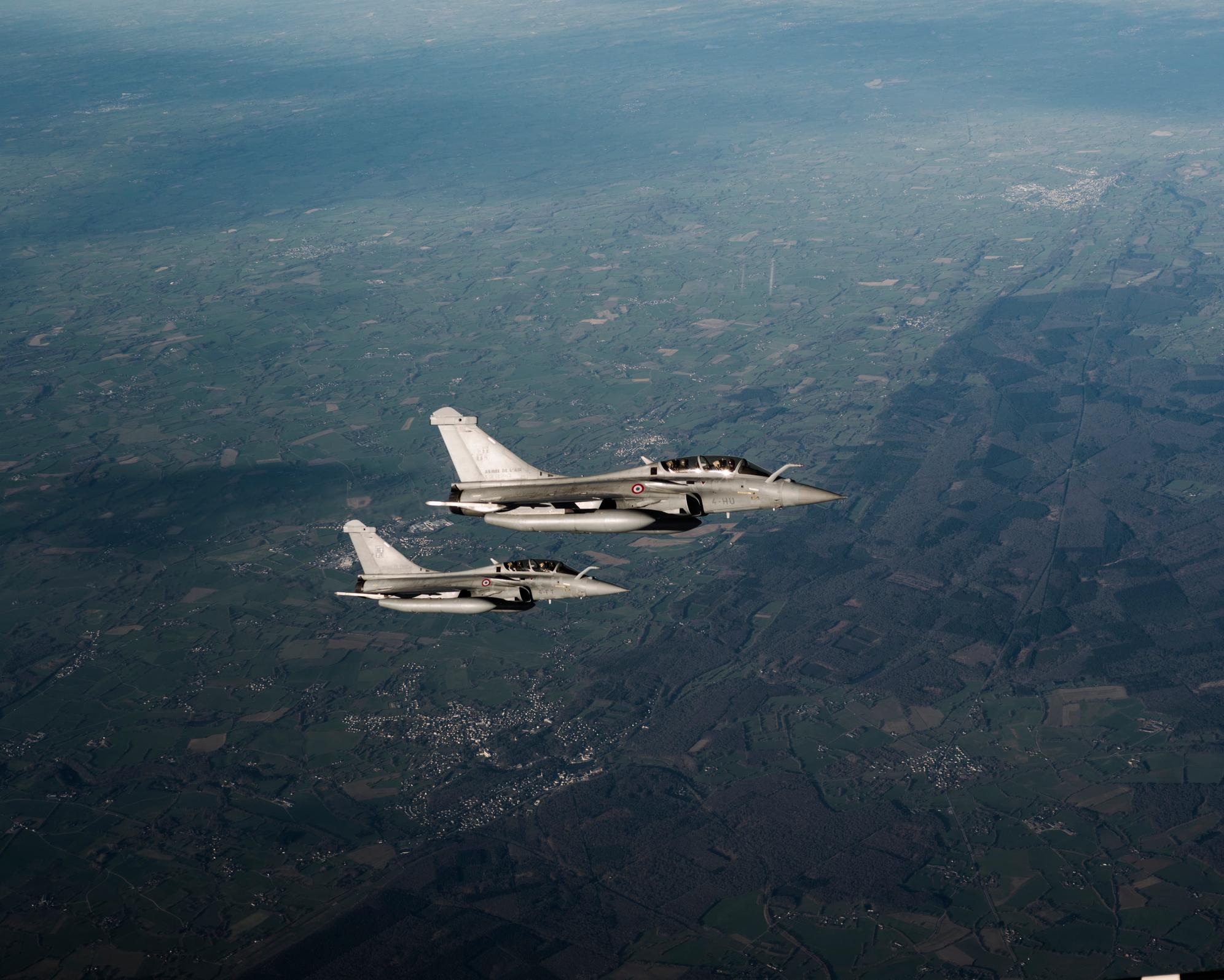 France deploys fighter jets over UAE to protect its military bases