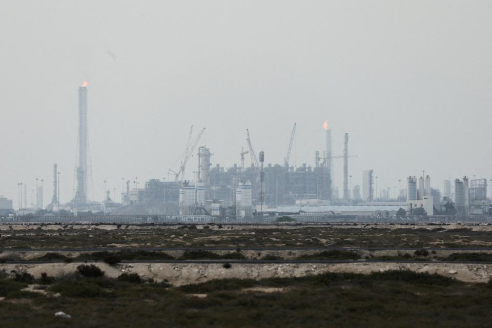 Iran targets Gulf energy sites after gas field strike
