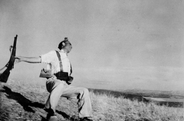Robert Capa au Musée de la Libération de Paris, un photographe dans le ...