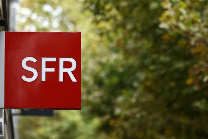 French telecom operators return with higher bid for SFR mobile
