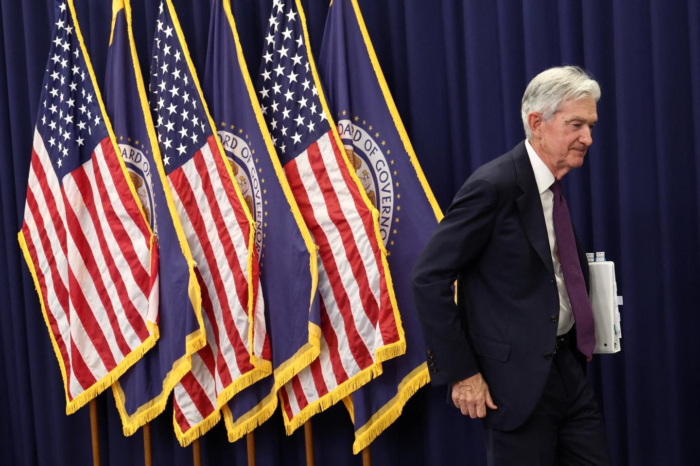 Jerome Powell says he will stay on Fed board after his term ends