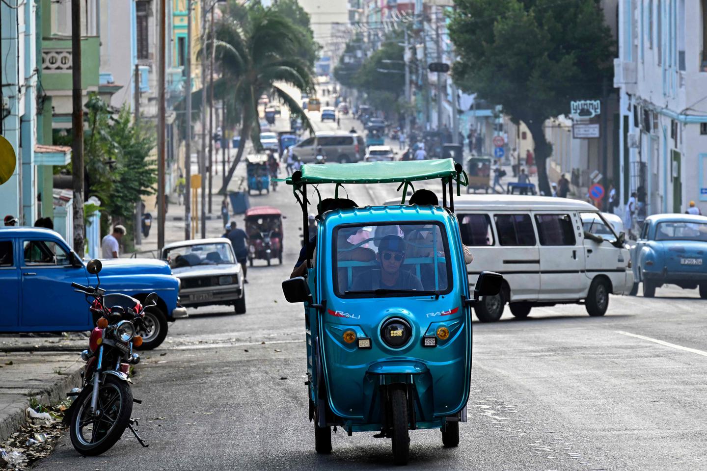Cuba's small businesses turn to solar energy to offset fuel shortages