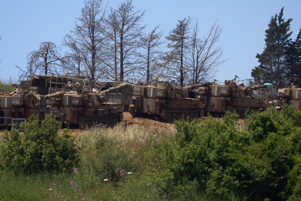 Israel and Lebanon agree to implement conditional ceasefire