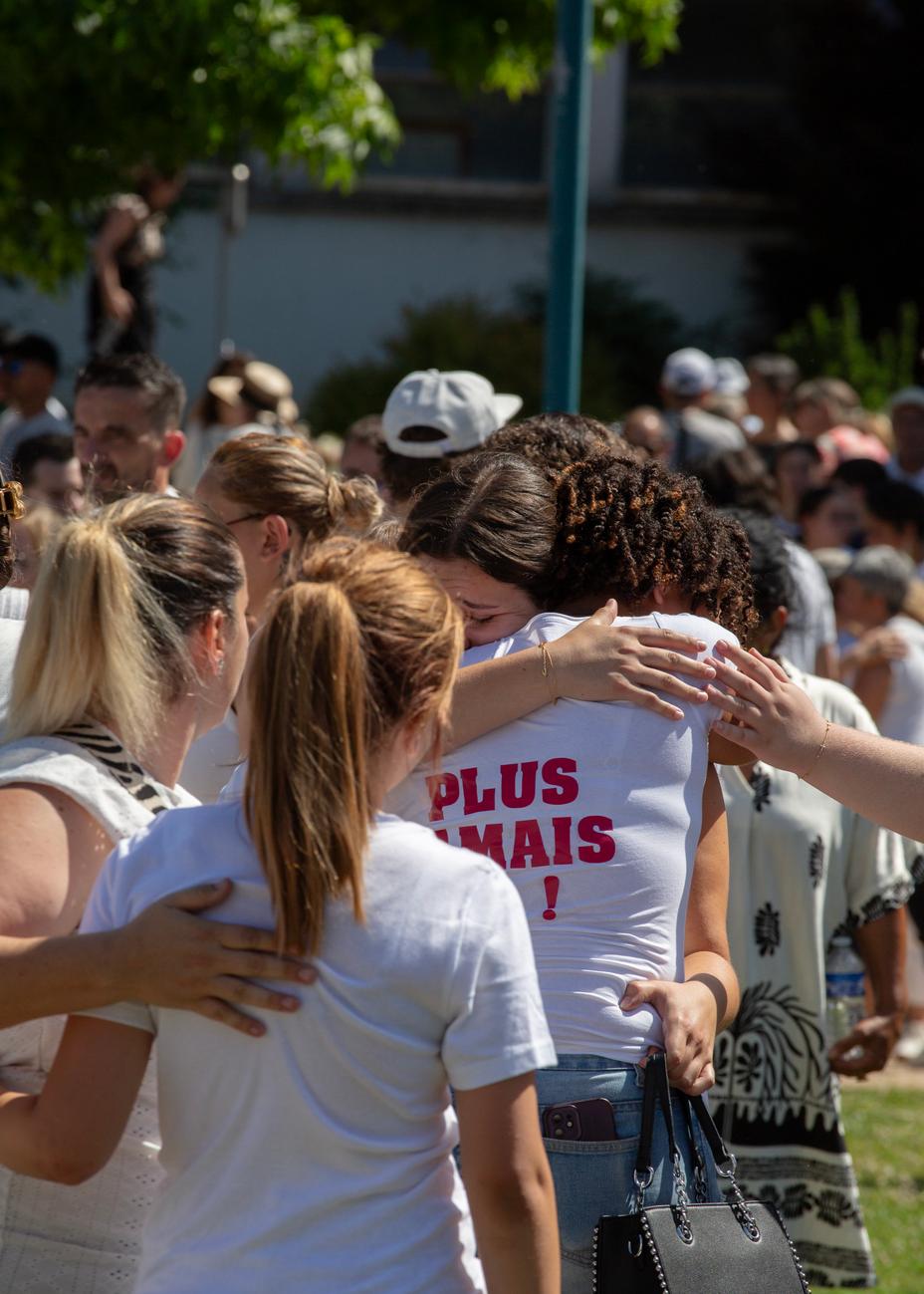 After French schoolgirl's death, silent march condemns 'societal failure'