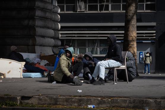 The endless 'wandering' of exiles at Paris's Stalingrad metro station