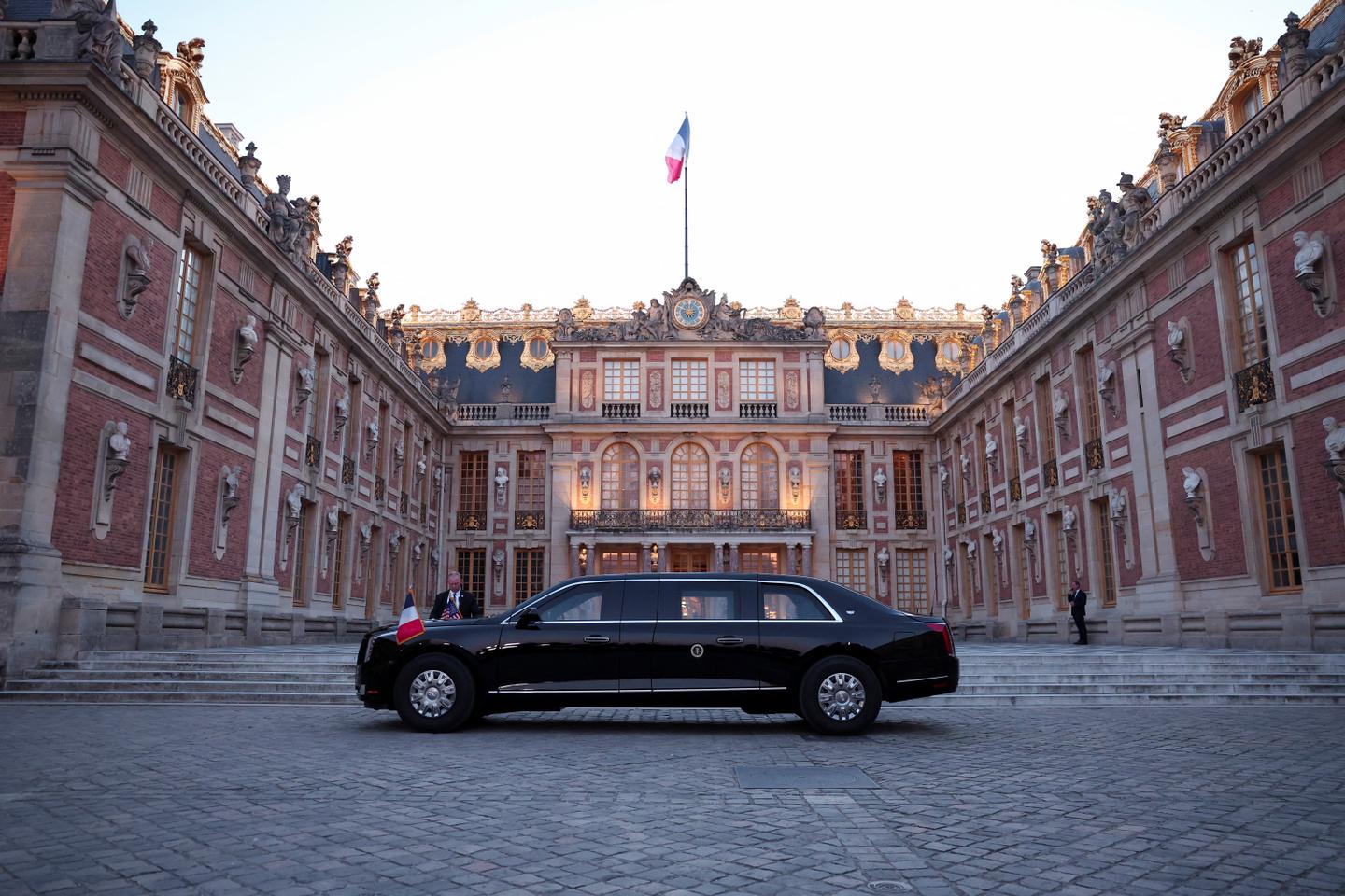 Macron receives Trump at Château de Versailles to discuss Ukraine