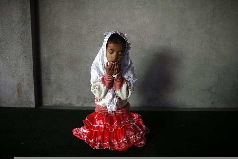 Les musulmans du monde entier célèbrent l'Aïd