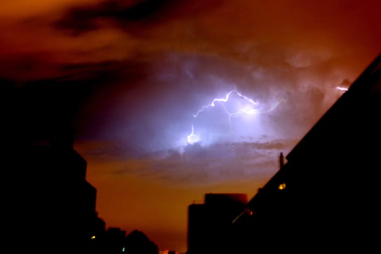Vos photos de l'orage sur la région parisienne